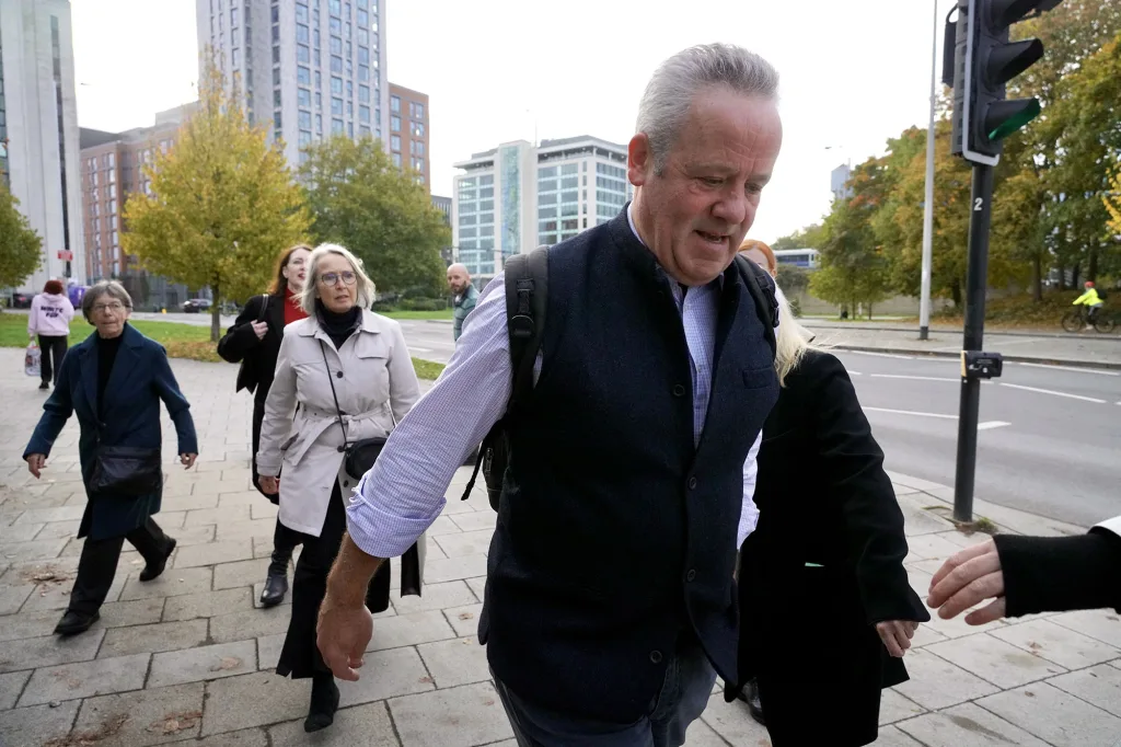 BREAKING NEWS: Thames Water CEO, Chris Weston, resists Citizen’s Arrest ...